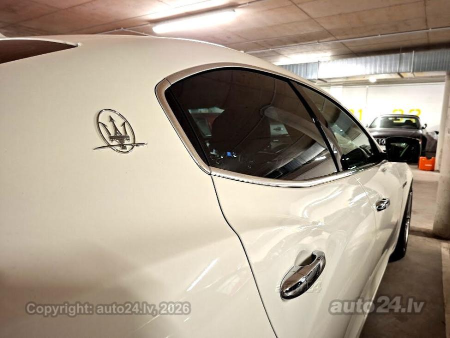 Balts Maserati Ghibli 2014 Tallina, ar dzinēja tilpumu 3.00 L un nobraukumu 35 tūkst. km par 29900 €, foto 19 vietnē AUTOMOTO.COM.LV