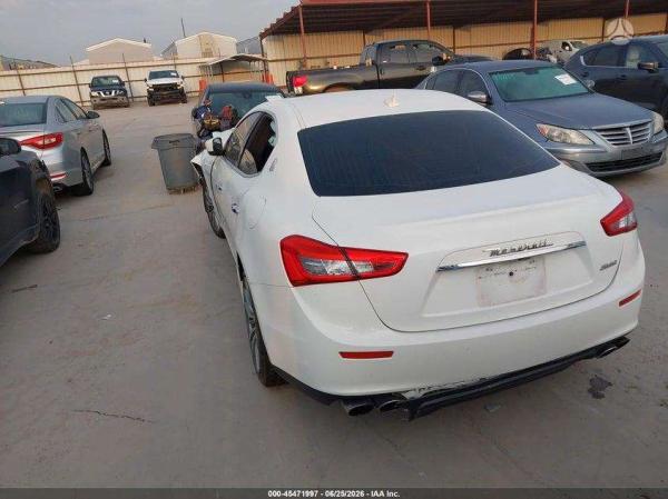 White Maserati Ghibli 2016 in Panevezys, with an engine capacity of 2.98 L and mileage of 114 thousand km for 7100 €, photo 4 on AUTOMOTO.COM.LV
