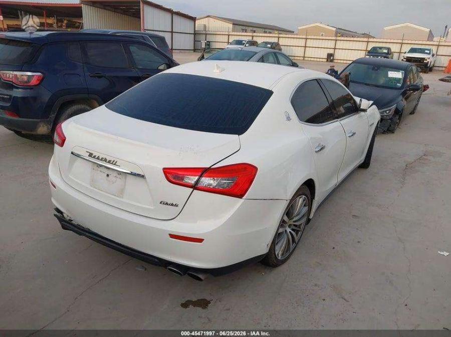 White Maserati Ghibli 2016 in Panevezys, with an engine capacity of 2.98 L and mileage of 114 thousand km for 7100 €, photo 5 on AUTOMOTO.COM.LV