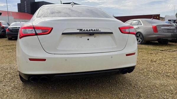 Balts Maserati Ghibli 2017 Šauļi, ar dzinēja tilpumu 2.98 L un nobraukumu 153 tūkst. km par 6990 €, foto 3 vietnē AUTOMOTO.COM.LV