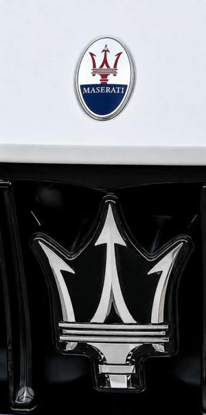 White Maserati Ghibli 2019 in Vilnius, with an engine capacity of 2.98 L and mileage of 115 thousand km for 19999 €, photo 8 on AUTOMOTO.COM.LV