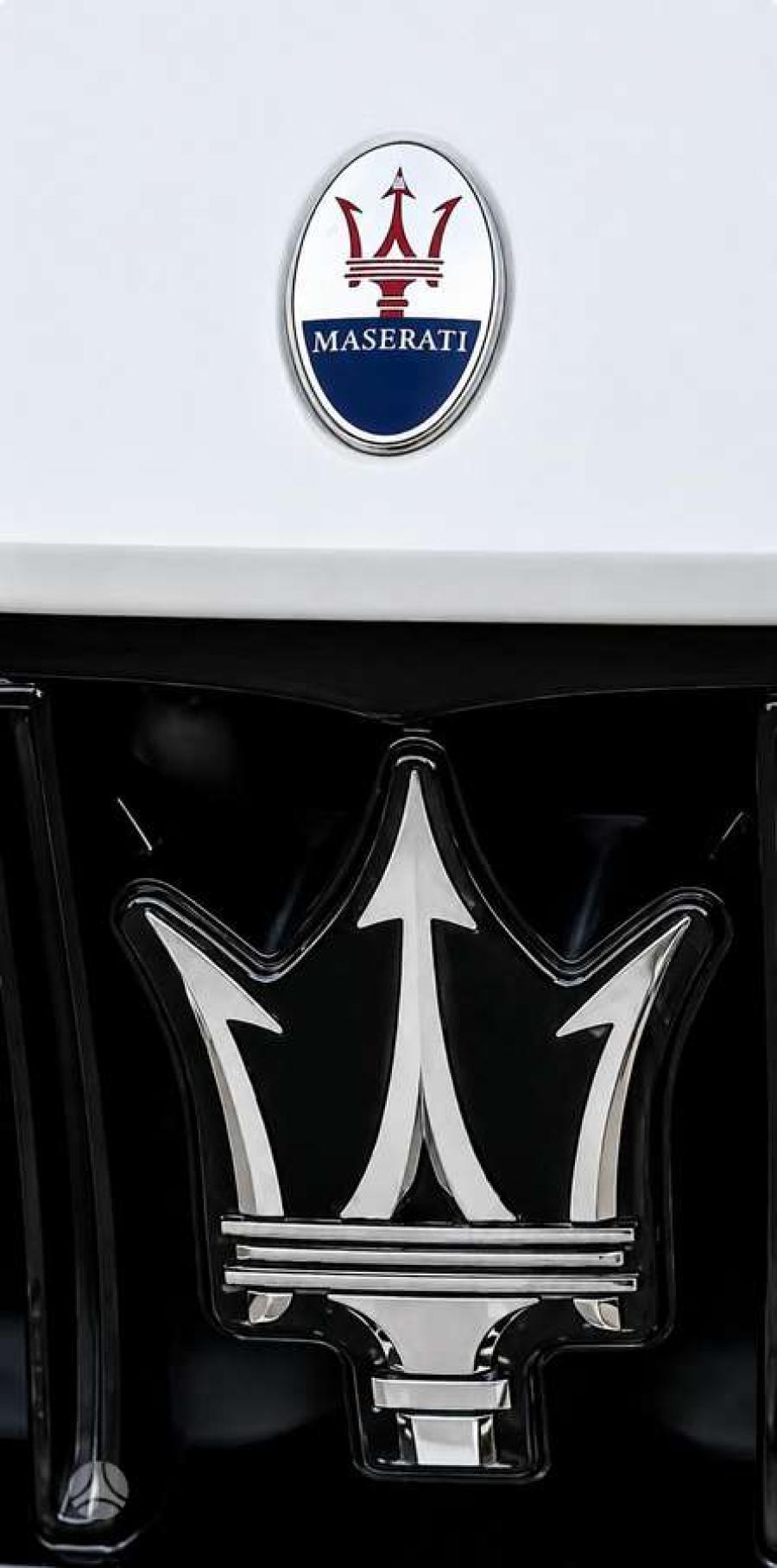 White Maserati Ghibli 2019 in Vilnius, with an engine capacity of 2.98 L and mileage of 115 thousand km for 19999 €, photo 8 on AUTOMOTO.COM.LV