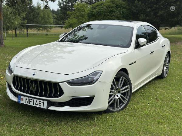 Balts Maserati Ghibli 2019 Viļņa, ar dzinēja tilpumu 2.98 L un nobraukumu 101 tūkst. km par 31200 €, foto 2 vietnē AUTOMOTO.COM.LV