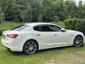 Balts Maserati Ghibli 2019 Viļņa, ar dzinēja tilpumu 2.98 L un nobraukumu 101 tūkst. km par 31200 €, foto 4 vietnē AUTOMOTO.COM.LV