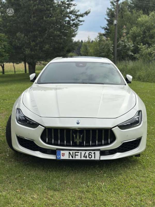 Balts Maserati Ghibli 2019 Viļņa, ar dzinēja tilpumu 2.98 L un nobraukumu 101 tūkst. km par 31200 €, foto 4 vietnē AUTOMOTO.COM.LV