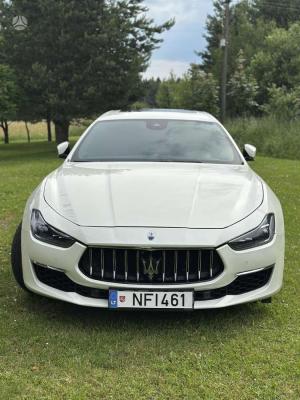 Balts Maserati Ghibli 2019 Viļņa, ar dzinēja tilpumu 2.98 L un nobraukumu 101 tūkst. km par 31200 €, foto 5 vietnē AUTOMOTO.COM.LV