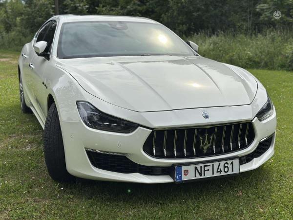 Balts Maserati Ghibli 2019 Viļņa, ar dzinēja tilpumu 2.98 L un nobraukumu 101 tūkst. km par 31200 €, foto 5 vietnē AUTOMOTO.COM.LV