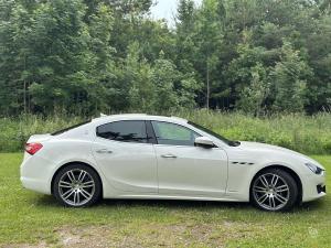 Balts Maserati Ghibli 2019 Viļņa, ar dzinēja tilpumu 2.98 L un nobraukumu 101 tūkst. km par 31200 €, foto 7 vietnē AUTOMOTO.COM.LV