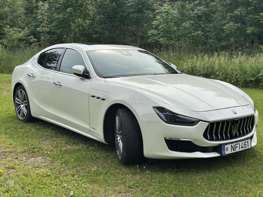 Balts Maserati Ghibli 2019 Viļņa, ar dzinēja tilpumu 2.98 L un nobraukumu 101 tūkst. km par 31200 €, foto 8 vietnē AUTOMOTO.COM.LV