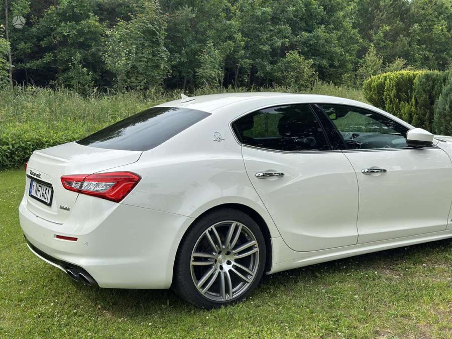 Balts Maserati Ghibli 2019 Viļņa, ar dzinēja tilpumu 2.98 L un nobraukumu 101 tūkst. km par 31200 €, foto 9 vietnē AUTOMOTO.COM.LV