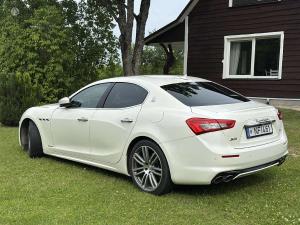 Balts Maserati Ghibli 2019 Viļņa, ar dzinēja tilpumu 2.98 L un nobraukumu 101 tūkst. km par 31200 €, foto 10 vietnē AUTOMOTO.COM.LV