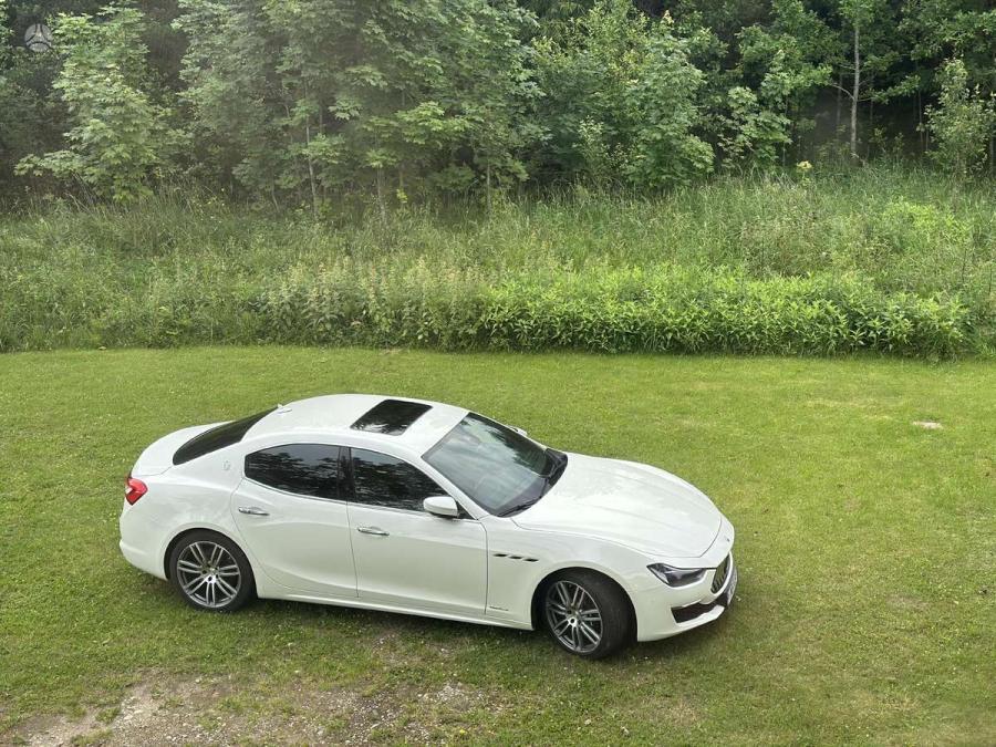 Balts Maserati Ghibli 2019 Viļņa, ar dzinēja tilpumu 2.98 L un nobraukumu 101 tūkst. km par 31200 €, foto 11 vietnē AUTOMOTO.COM.LV