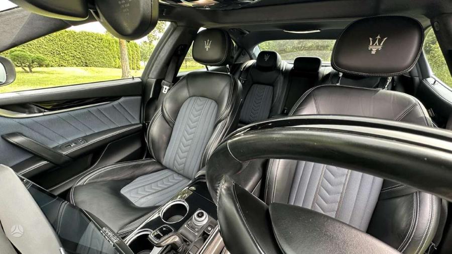 Balts Maserati Ghibli 2019 Viļņa, ar dzinēja tilpumu 2.98 L un nobraukumu 101 tūkst. km par 31200 €, foto 15 vietnē AUTOMOTO.COM.LV