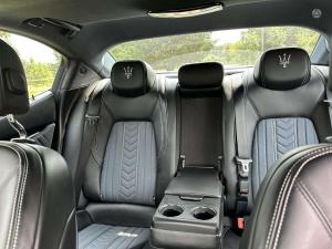 Balts Maserati Ghibli 2019 Viļņa, ar dzinēja tilpumu 2.98 L un nobraukumu 101 tūkst. km par 31200 €, foto 16 vietnē AUTOMOTO.COM.LV