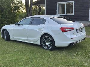 Balts Maserati Ghibli 2019 Viļņa, ar dzinēja tilpumu 2.98 L un nobraukumu 101 tūkst. km par 31200 €, foto 18 vietnē AUTOMOTO.COM.LV