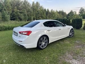 Balts Maserati Ghibli 2019 Viļņa, ar dzinēja tilpumu 2.98 L un nobraukumu 101 tūkst. km par 31200 €, foto 19 vietnē AUTOMOTO.COM.LV
