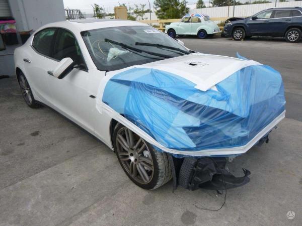 White Maserati Ghibli 2020 in Vilnius, with an engine capacity of 2.98 L and mileage of 96 thousand km for 7450 €, photo 2 on AUTOMOTO.COM.LV