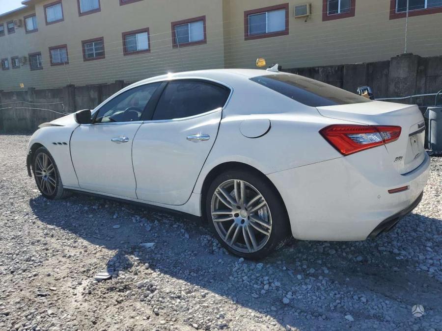 White Maserati Ghibli 2020 in Vilnius, with an engine capacity of 2.98 L and mileage of 96 thousand km for 7450 €, photo 6 on AUTOMOTO.COM.LV