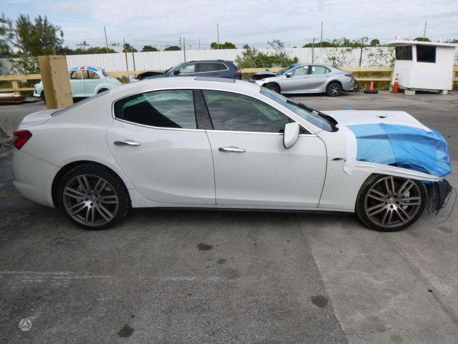 White Maserati Ghibli 2020 in Vilnius, with an engine capacity of 2.98 L and mileage of 96 thousand km for 7450 €, photo 12 on AUTOMOTO.COM.LV