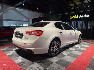Balts Maserati Ghibli 2020 Viļņa, ar dzinēja tilpumu 2.98 L un nobraukumu 91 tūkst. km par 25000 €, foto 4 vietnē AUTOMOTO.COM.LV