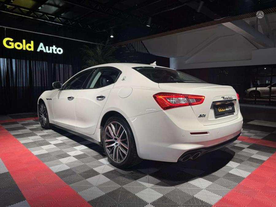 Balts Maserati Ghibli 2020 Viļņa, ar dzinēja tilpumu 2.98 L un nobraukumu 91 tūkst. km par 25000 €, foto 5 vietnē AUTOMOTO.COM.LV