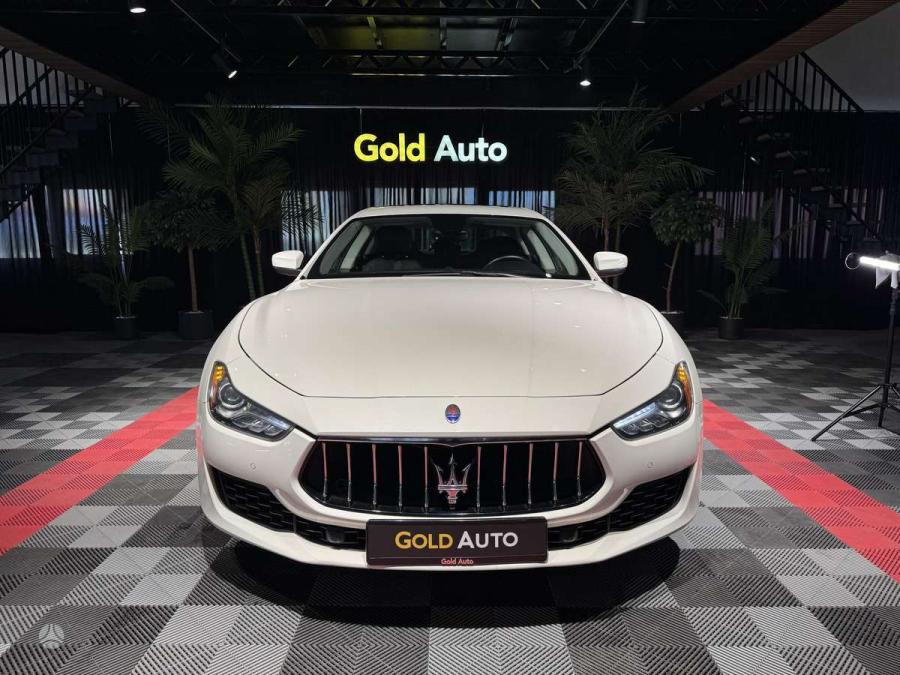 Balts Maserati Ghibli 2020 Viļņa, ar dzinēja tilpumu 2.98 L un nobraukumu 91 tūkst. km par 25000 €, foto 7 vietnē AUTOMOTO.COM.LV