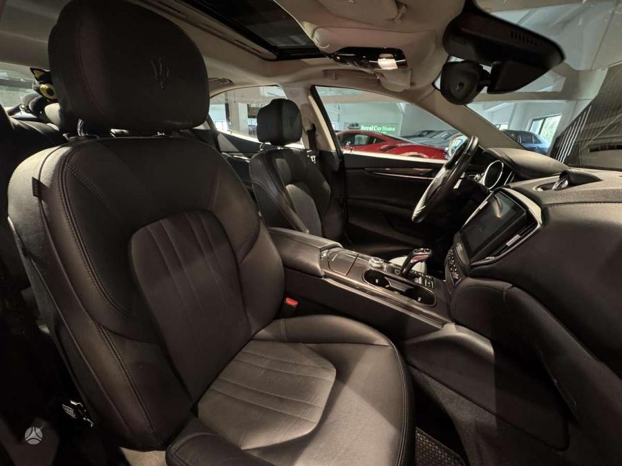 Balts Maserati Ghibli 2020 Viļņa, ar dzinēja tilpumu 2.98 L un nobraukumu 91 tūkst. km par 25000 €, foto 11 vietnē AUTOMOTO.COM.LV