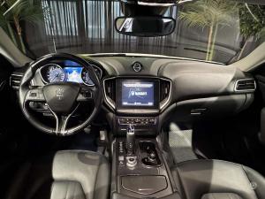 Balts Maserati Ghibli 2020 Viļņa, ar dzinēja tilpumu 2.98 L un nobraukumu 91 tūkst. km par 25000 €, foto 15 vietnē AUTOMOTO.COM.LV