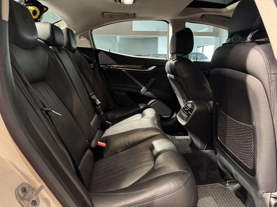 Balts Maserati Ghibli 2020 Viļņa, ar dzinēja tilpumu 2.98 L un nobraukumu 91 tūkst. km par 25000 €, foto 17 vietnē AUTOMOTO.COM.LV