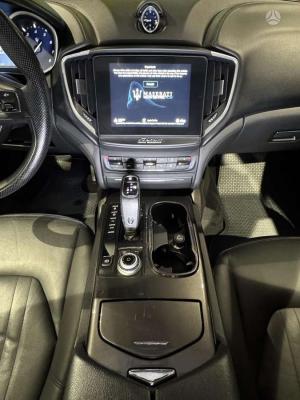 Balts Maserati Ghibli 2020 Viļņa, ar dzinēja tilpumu 2.98 L un nobraukumu 91 tūkst. km par 25000 €, foto 26 vietnē AUTOMOTO.COM.LV