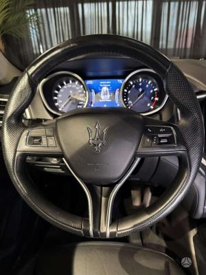 Balts Maserati Ghibli 2020 Viļņa, ar dzinēja tilpumu 2.98 L un nobraukumu 91 tūkst. km par 25000 €, foto 28 vietnē AUTOMOTO.COM.LV
