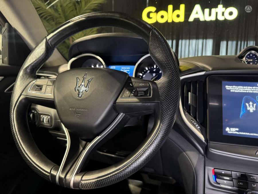 Balts Maserati Ghibli 2020 Viļņa, ar dzinēja tilpumu 2.98 L un nobraukumu 91 tūkst. km par 25000 €, foto 29 vietnē AUTOMOTO.COM.LV