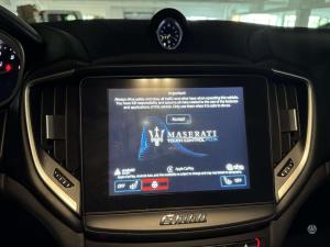 Balts Maserati Ghibli 2020 Viļņa, ar dzinēja tilpumu 2.98 L un nobraukumu 91 tūkst. km par 25000 €, foto 35 vietnē AUTOMOTO.COM.LV