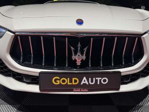 Balts Maserati Ghibli 2020 Viļņa, ar dzinēja tilpumu 2.98 L un nobraukumu 91 tūkst. km par 25000 €, foto 38 vietnē AUTOMOTO.COM.LV