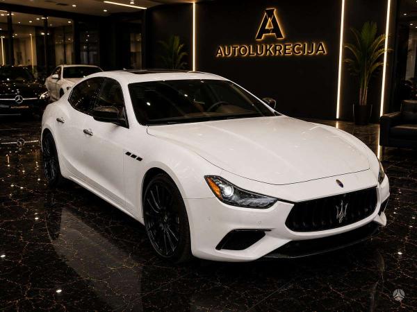 Balts Maserati Ghibli 2021 Viļņa, ar dzinēja tilpumu 2.98 L un nobraukumu 45 tūkst. km par 24900 €, foto 1 vietnē AUTOMOTO.COM.LV