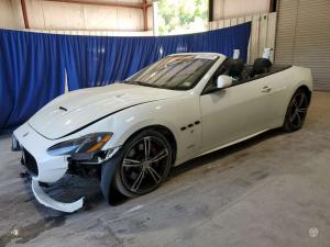 White Maserati GranCabrio 2015 in Vilnius, with an engine capacity of 4.69 L and mileage of 78 thousand km for 26900 €, photo 4 on AUTOMOTO.COM.LV