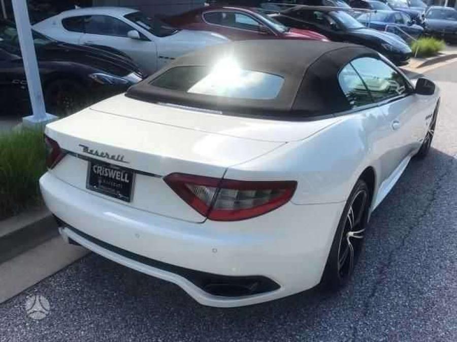 White Maserati GranCabrio 2015 in Vilnius, with an engine capacity of 4.69 L and mileage of 78 thousand km for 26900 €, photo 14 on AUTOMOTO.COM.LV