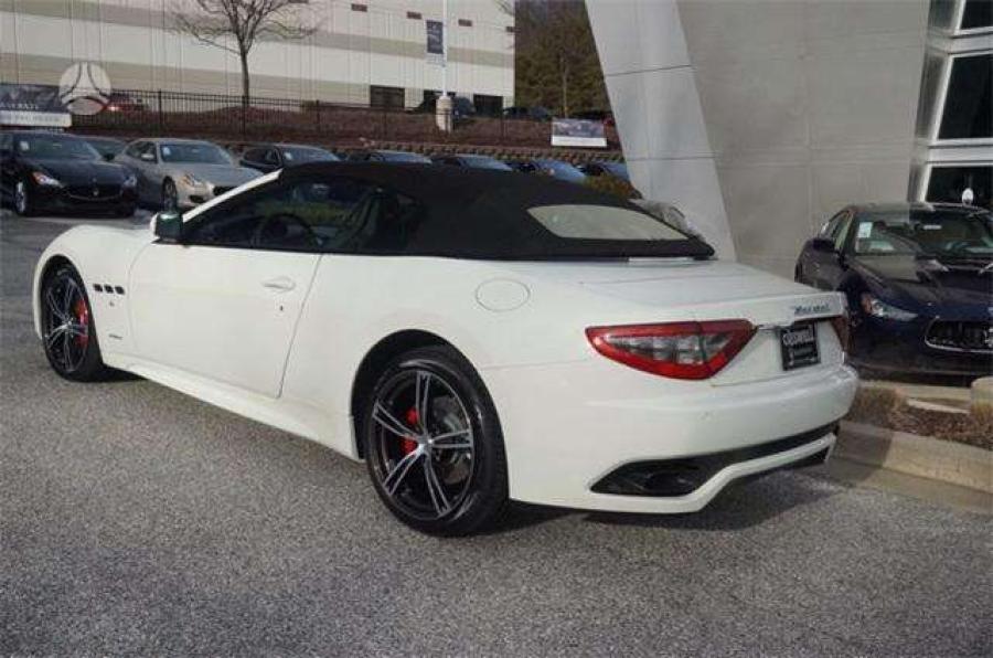 White Maserati GranCabrio 2015 in Vilnius, with an engine capacity of 4.69 L and mileage of 78 thousand km for 26900 €, photo 15 on AUTOMOTO.COM.LV