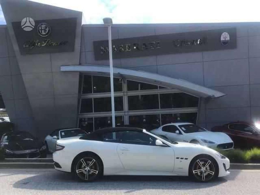 White Maserati GranCabrio 2015 in Vilnius, with an engine capacity of 4.69 L and mileage of 78 thousand km for 26900 €, photo 21 on AUTOMOTO.COM.LV