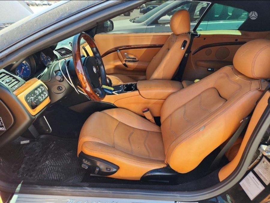 Melns Maserati Granturismo 2016 Kauņa, ar dzinēja tilpumu 4.70 L un nobraukumu 40 tūkst. km par 22000 €, foto 8 vietnē AUTOMOTO.COM.LV