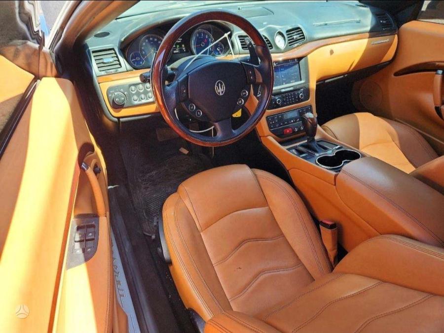 Melns Maserati Granturismo 2016 Kauņa, ar dzinēja tilpumu 4.70 L un nobraukumu 40 tūkst. km par 22000 €, foto 9 vietnē AUTOMOTO.COM.LV