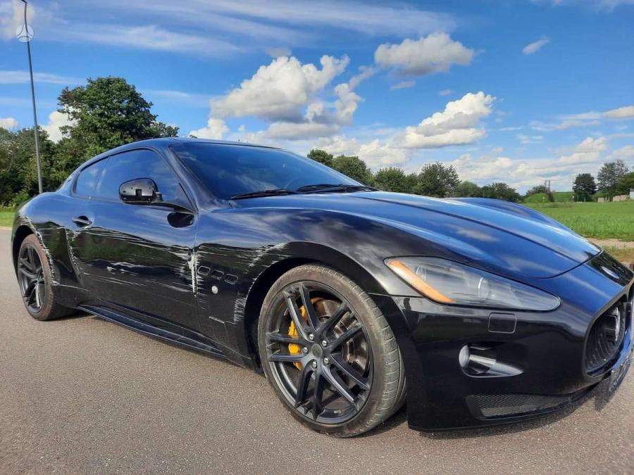 Melns Maserati Granturismo 2009 Kauņa, ar dzinēja tilpumu 4.69 L un nobraukumu 103 tūkst. km par 19000 €, foto 12 vietnē AUTOMOTO.COM.LV