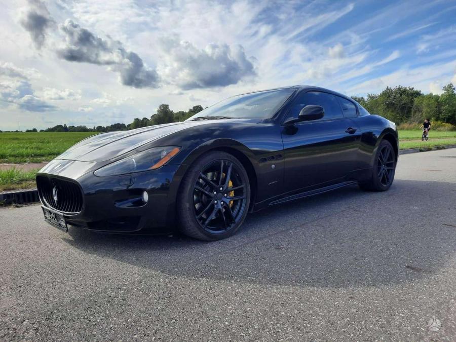Melns Maserati Granturismo 2009 Kauņa, ar dzinēja tilpumu 4.69 L un nobraukumu 103 tūkst. km par 19000 €, foto 14 vietnē AUTOMOTO.COM.LV