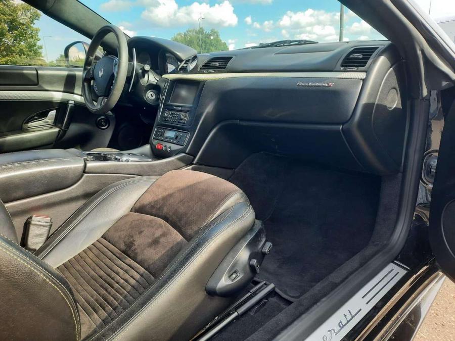 Melns Maserati Granturismo 2009 Kauņa, ar dzinēja tilpumu 4.69 L un nobraukumu 103 tūkst. km par 19000 €, foto 18 vietnē AUTOMOTO.COM.LV