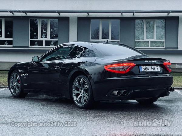 Melns Maserati Granturismo 2010 Tallina, ar dzinēja tilpumu 4.70 L un nobraukumu 182 tūkst. km par 28500 €, foto 4 vietnē AUTOMOTO.COM.LV