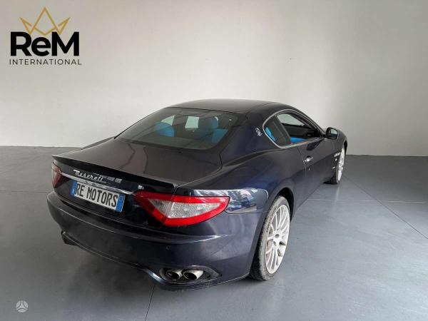 Blue Maserati Granturismo 2009 in Kaunas, with an engine capacity of 4.70 L and mileage of 105 thousand km for 35900 €, photo 5 on AUTOMOTO.COM.LV