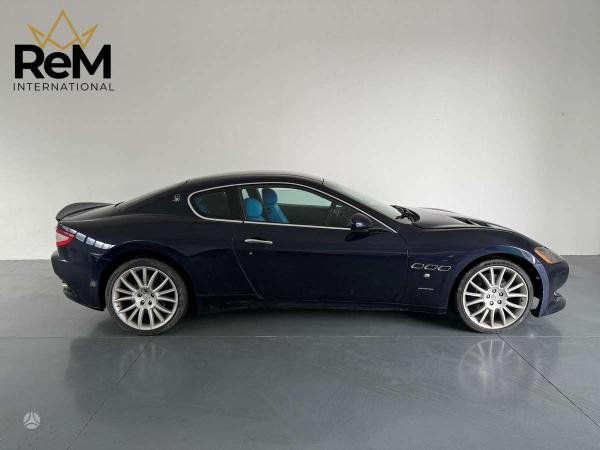 Blue Maserati Granturismo 2009 in Kaunas, with an engine capacity of 4.70 L and mileage of 105 thousand km for 35900 €, photo 7 on AUTOMOTO.COM.LV
