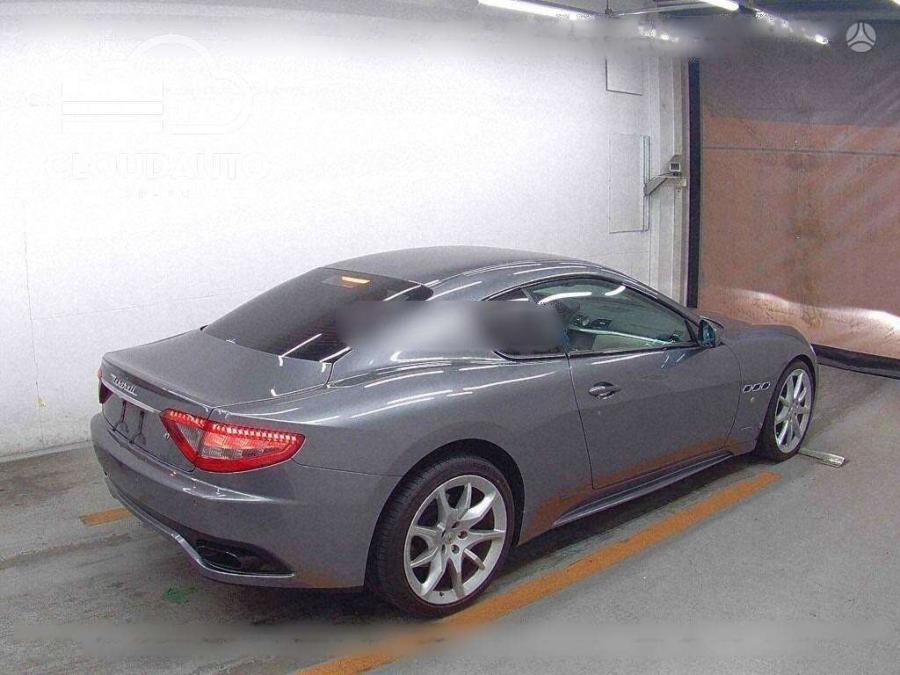 Pelēks Maserati Granturismo 2014 Viļņa, ar dzinēja tilpumu 4.69 L un nobraukumu 95 tūkst. km par 33000 €, foto 4 vietnē AUTOMOTO.COM.LV