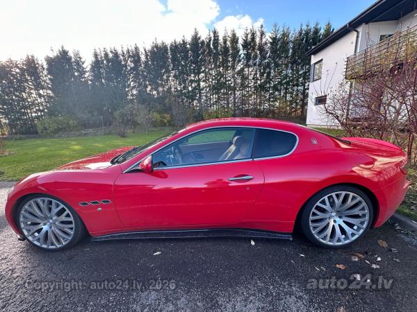 Sarkans Maserati Granturismo 2008 Tallina, ar dzinēja tilpumu 4.20 L un nobraukumu 114 tūkst. km par 19900 €, foto 4 vietnē AUTOMOTO.COM.LV