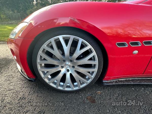 Sarkans Maserati Granturismo 2008 Tallina, ar dzinēja tilpumu 4.20 L un nobraukumu 114 tūkst. km par 19900 €, foto 7 vietnē AUTOMOTO.COM.LV